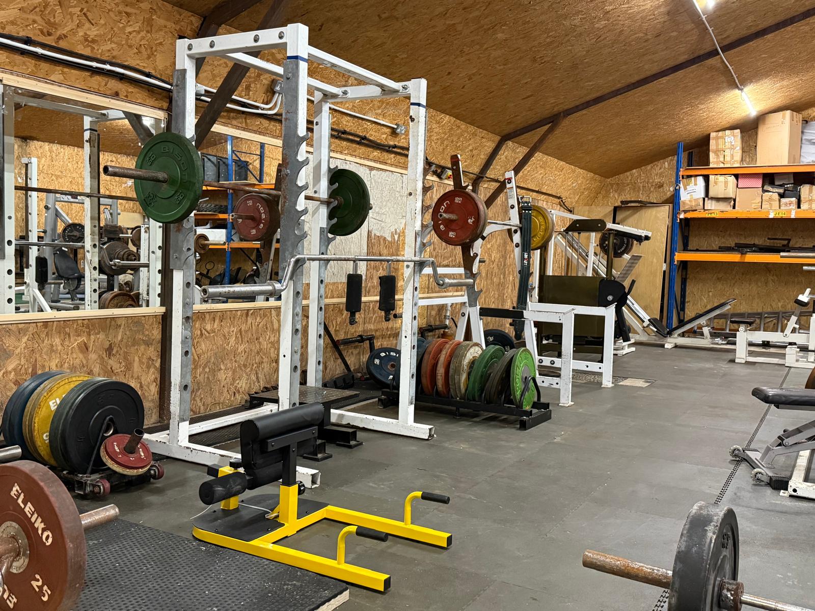Elite Strength Training | StrengthShed Gym Horley | Heavy Lifting